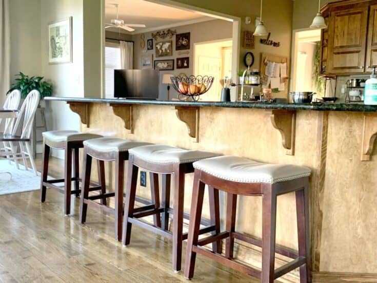 How to Hand Paint Kitchen Bar Stools ⋆ Love Our Real Life