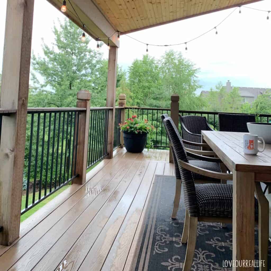 Wrap Lights on an Outdoor Tree in 6 Easy Steps ⋆ Love Our Real Life