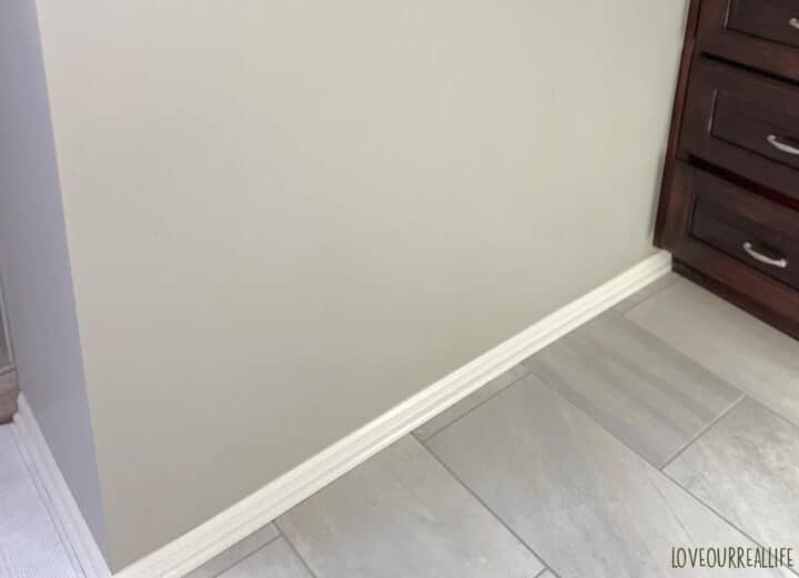 How to Clean Painted Bathroom Walls - 8 Simple Tips ⋆ Love Our Real Life